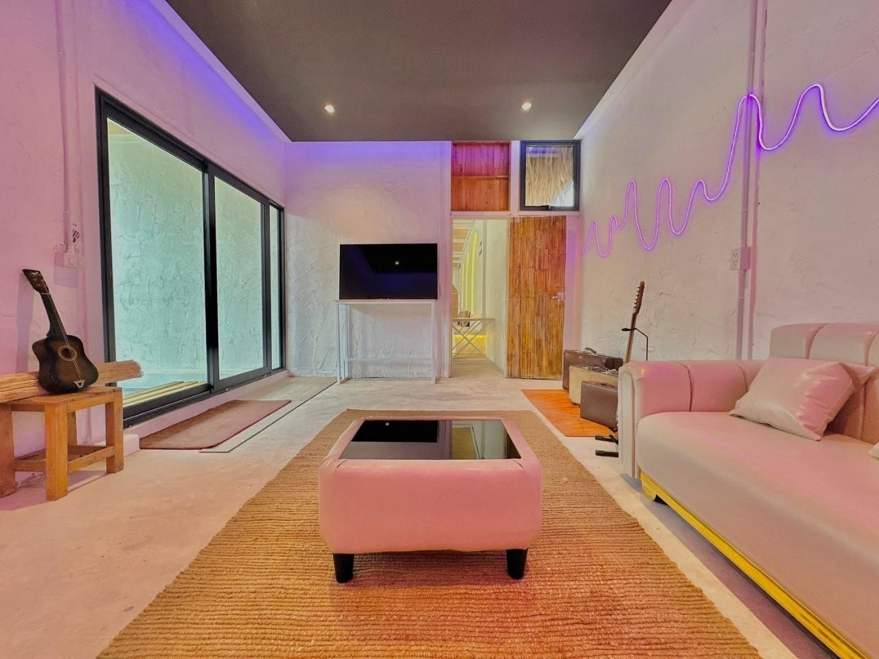 Beach House Pool Villa Pattaya - SweetStay Pattaya