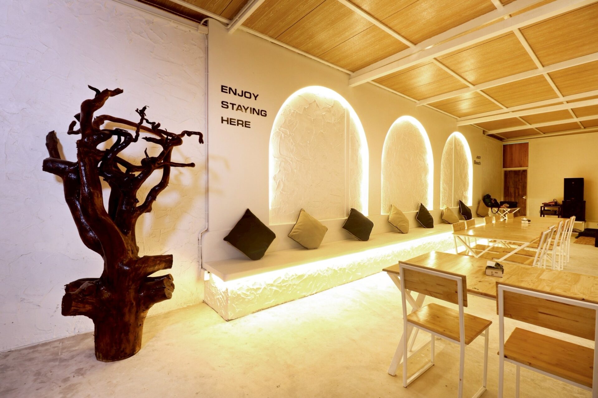 Beach House Pool Villa Pattaya - SweetStay Pattaya